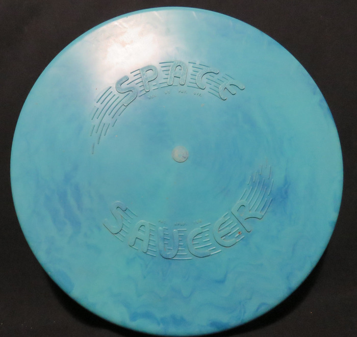 Space Saucer :: Taikasana frisbee
